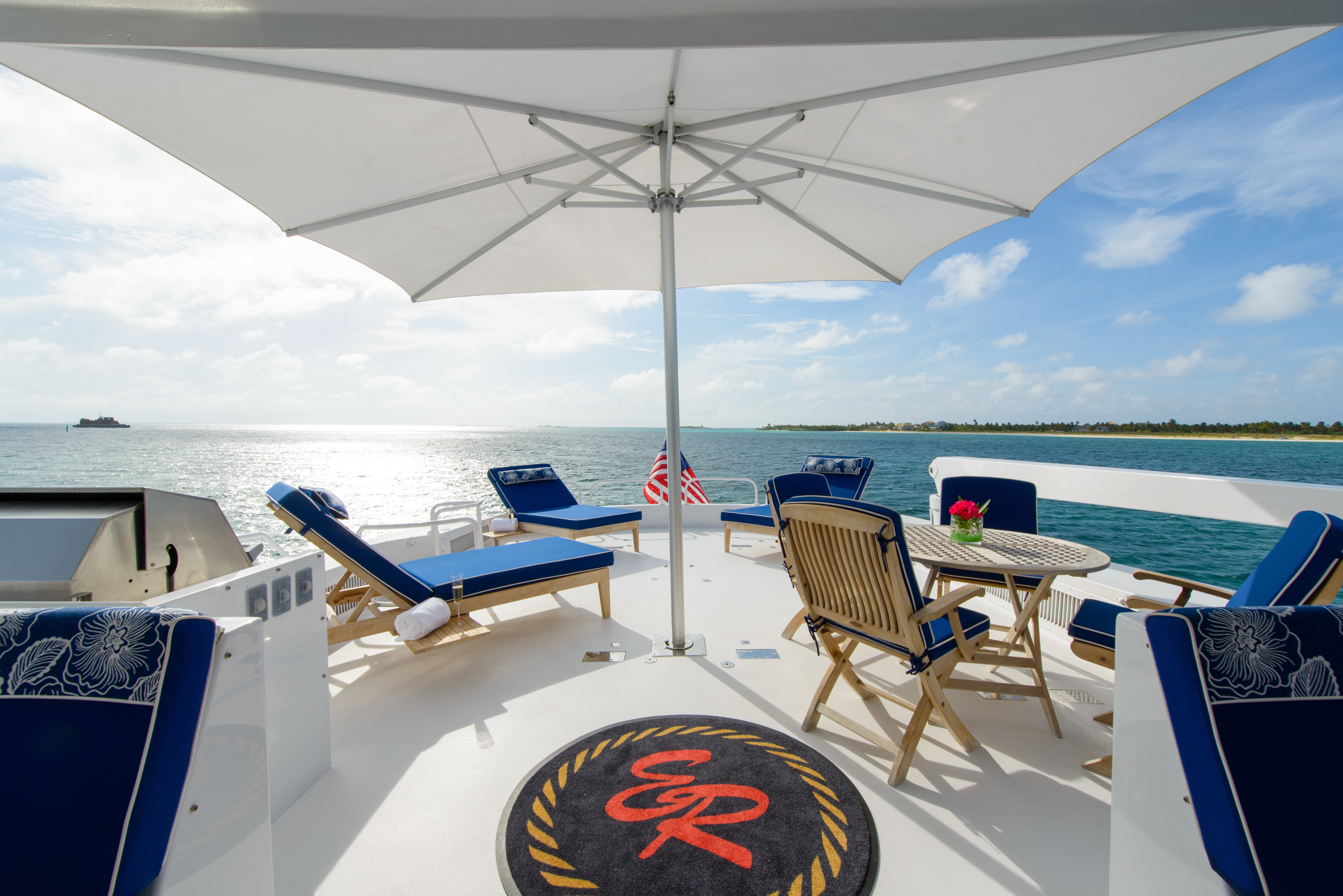 Brand new Hatteras 100 RPH Yacht spotted in Miami — Yacht Charter ...